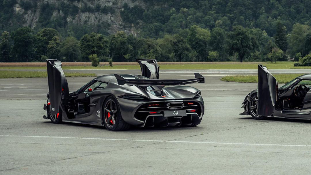Only three Koenigseggs have naked carbon fibre, and these are them | Top Gear